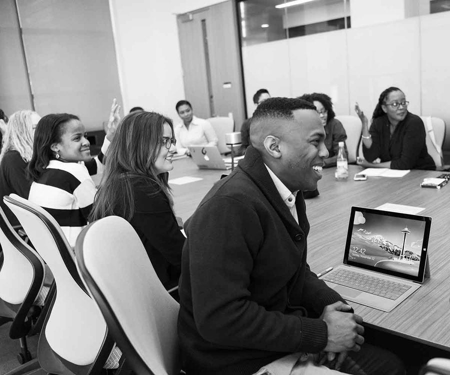 Accounting Dress Code 2022 | What to Wear At Work – Nimble Made