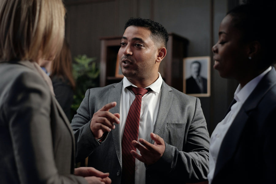 Dress Code for Lawyers | What They Should Wear In 2022 – Nimble Made
